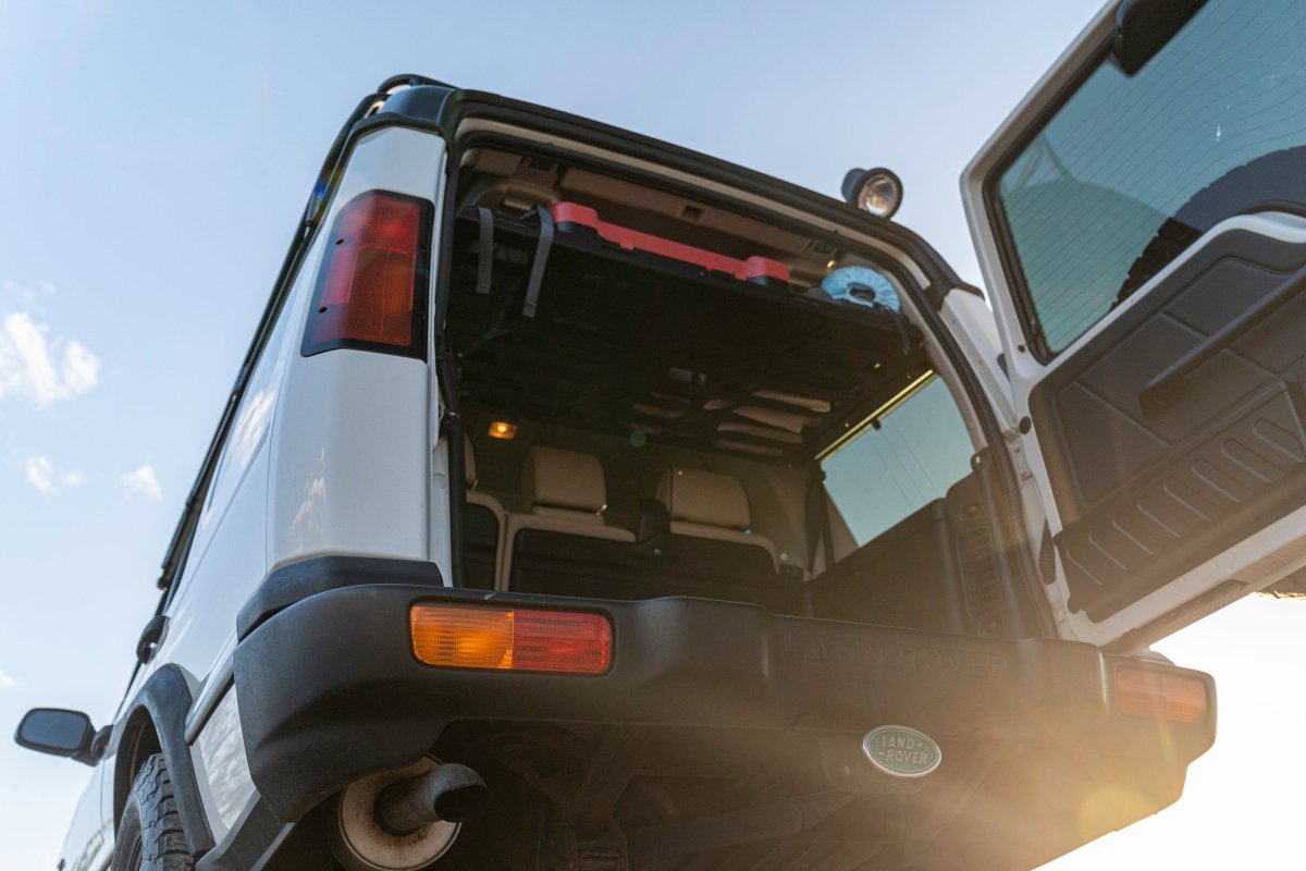 Discovery 2 Cargo Space XL Upper Shelf – Golden Rovers